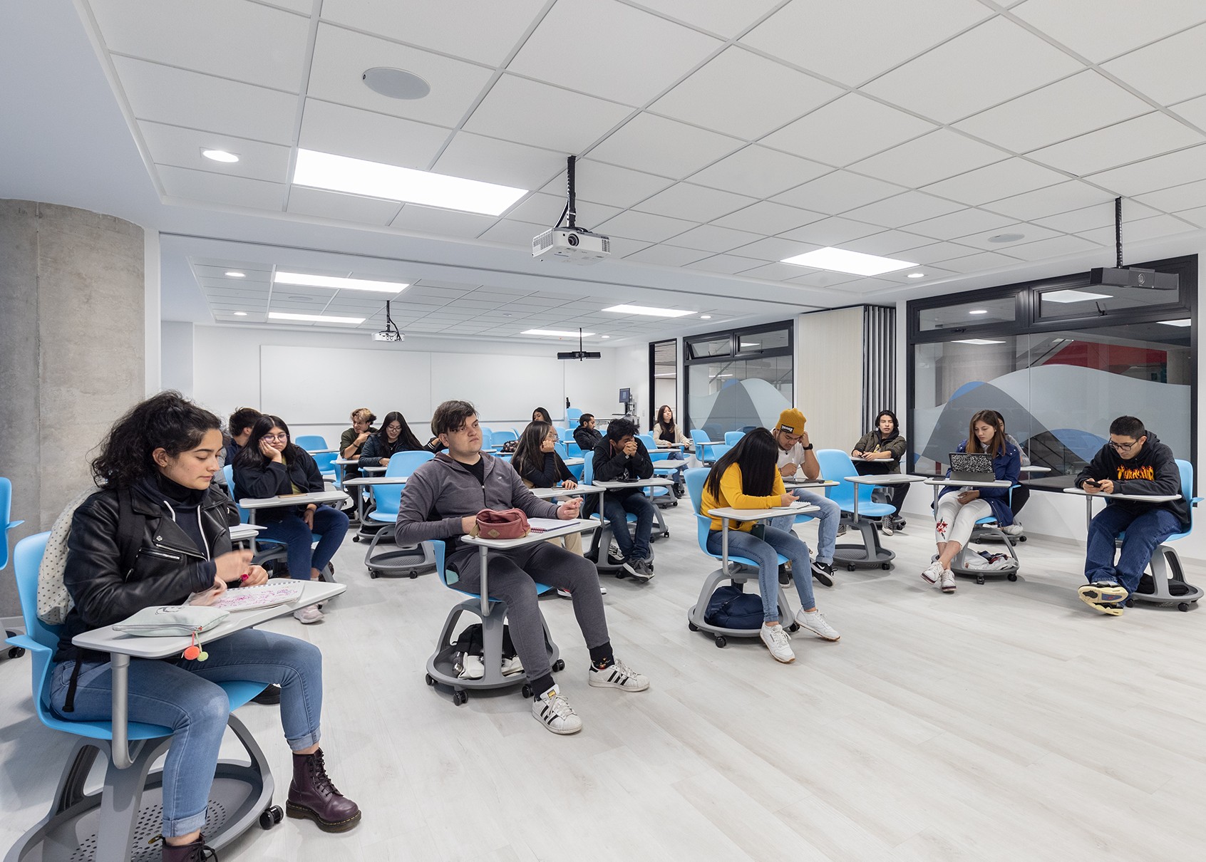 UDLA Park - WOW - World Of Work by Contract Workplaces